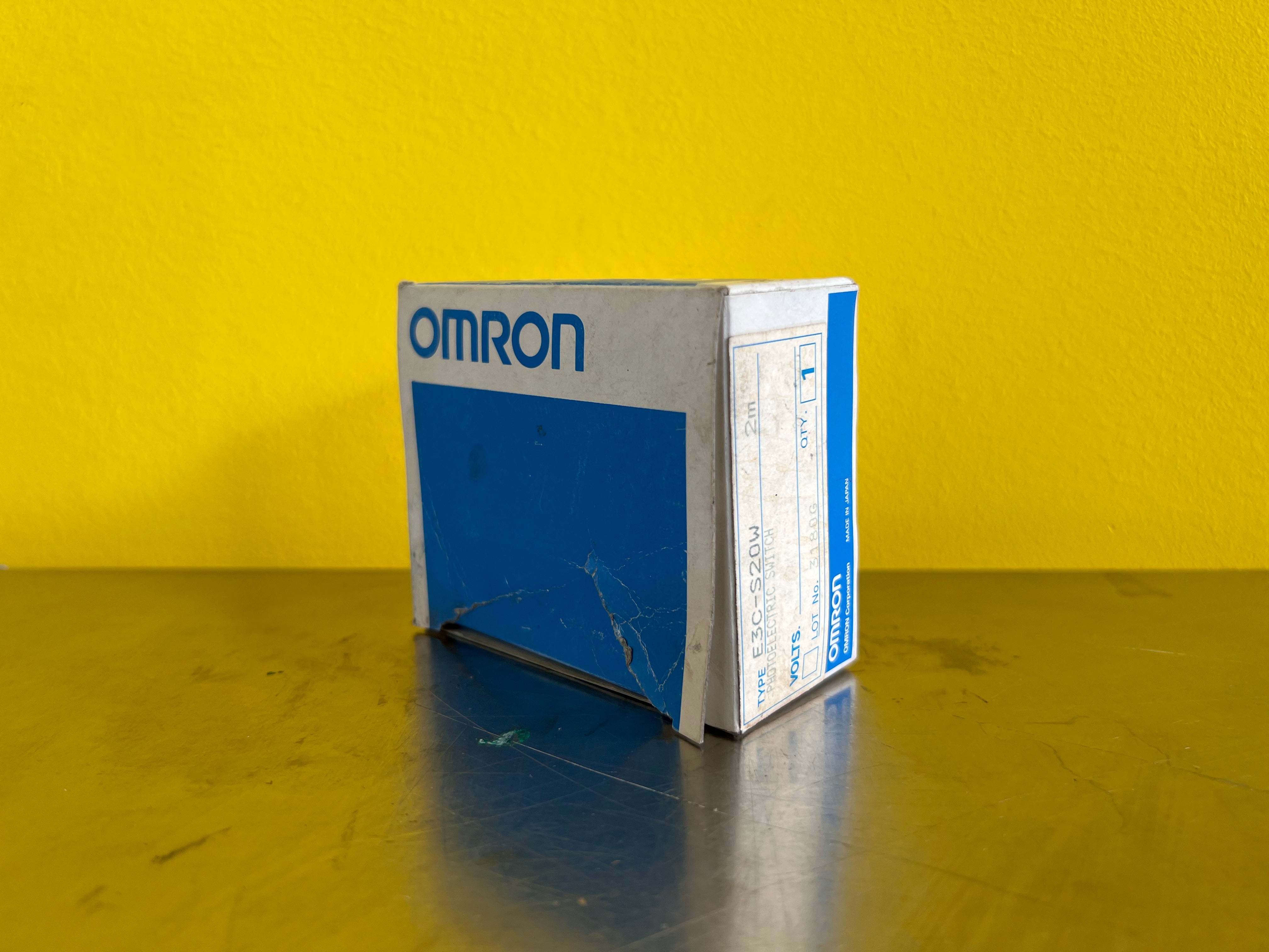 Omron E3C-S20W Photoelectric Sensor – Compact Diffuse Reflective Senso ...